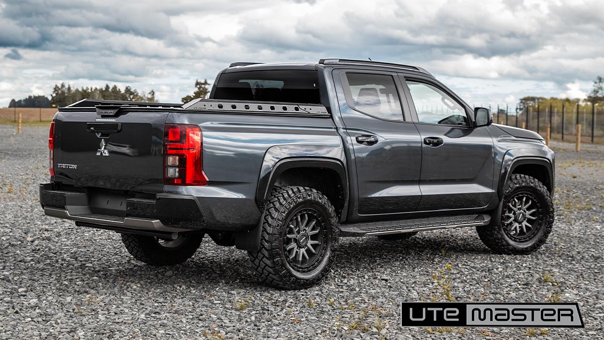 Mitsubishi Triton Hard Lid