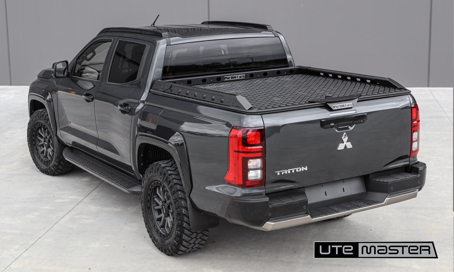 Mitsubishi Triton Hard Lid